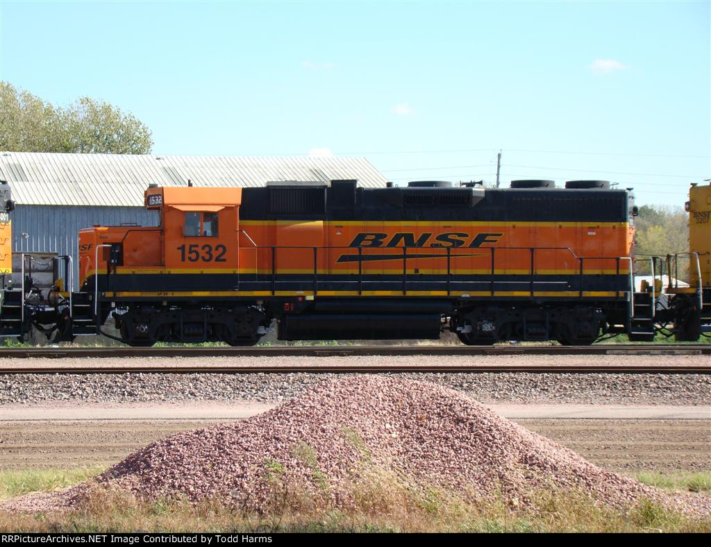 BNSF 1532